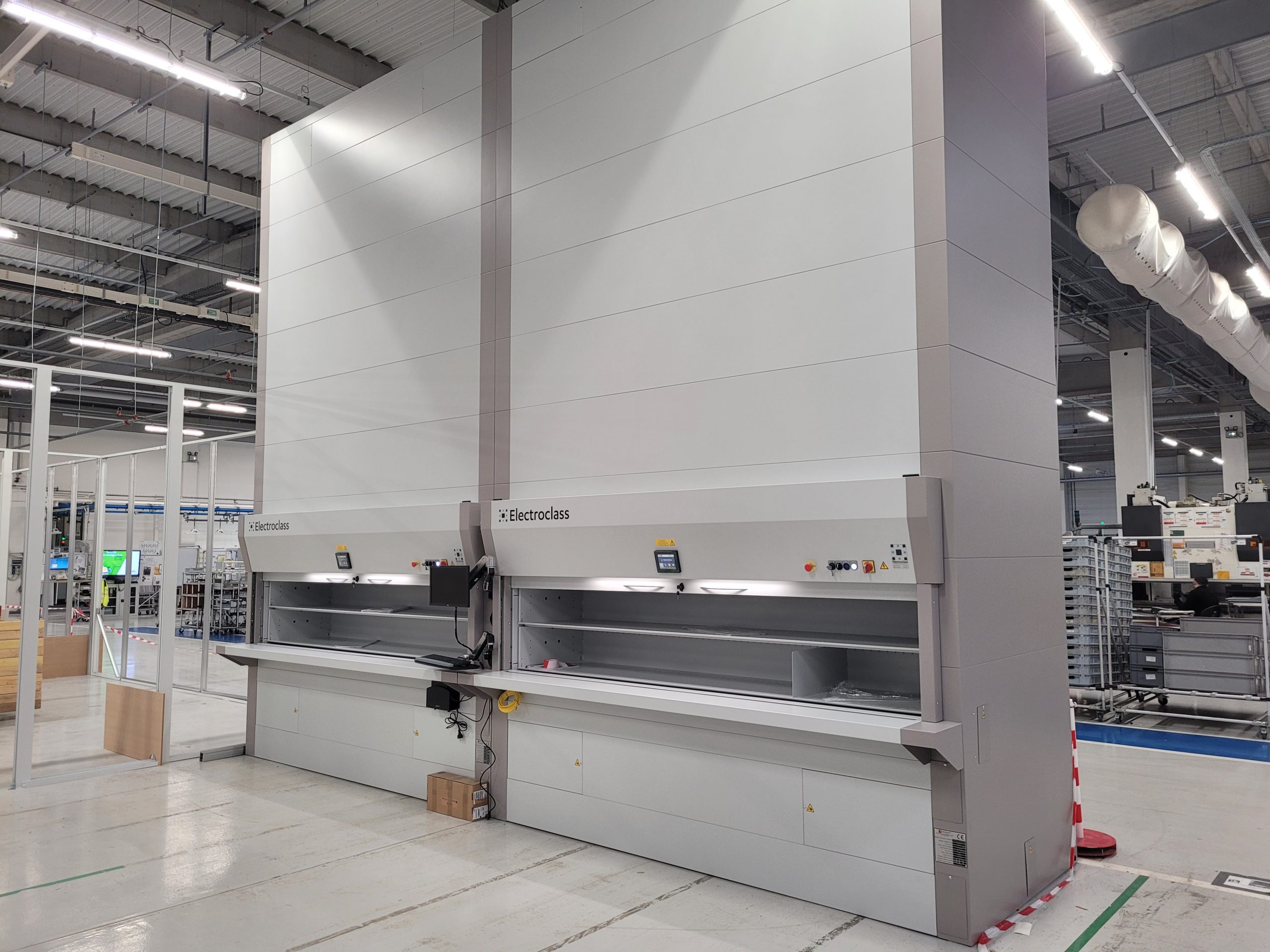 Vertical rotary storage: operation and advantages